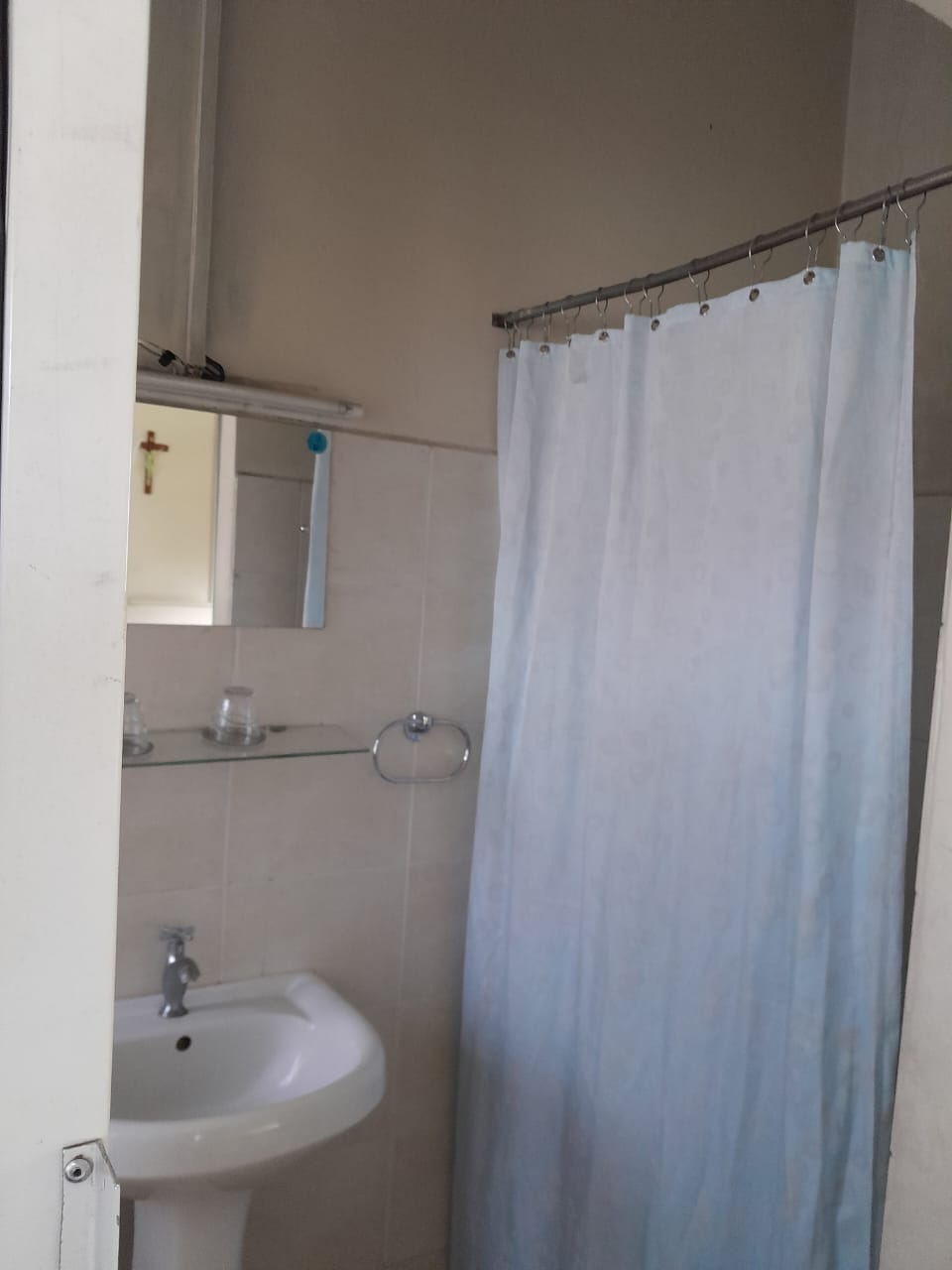 Single room with private shower and toilet - Flora Hostels for BEST ...