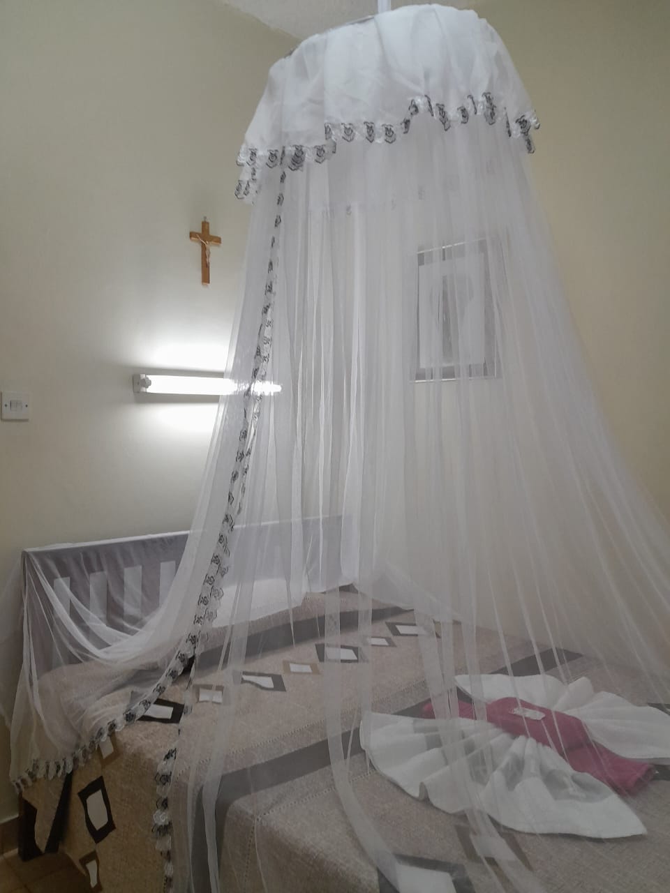 Single Rooms AND Double Rooms - Flora Hostels for BEST Accommodations ...